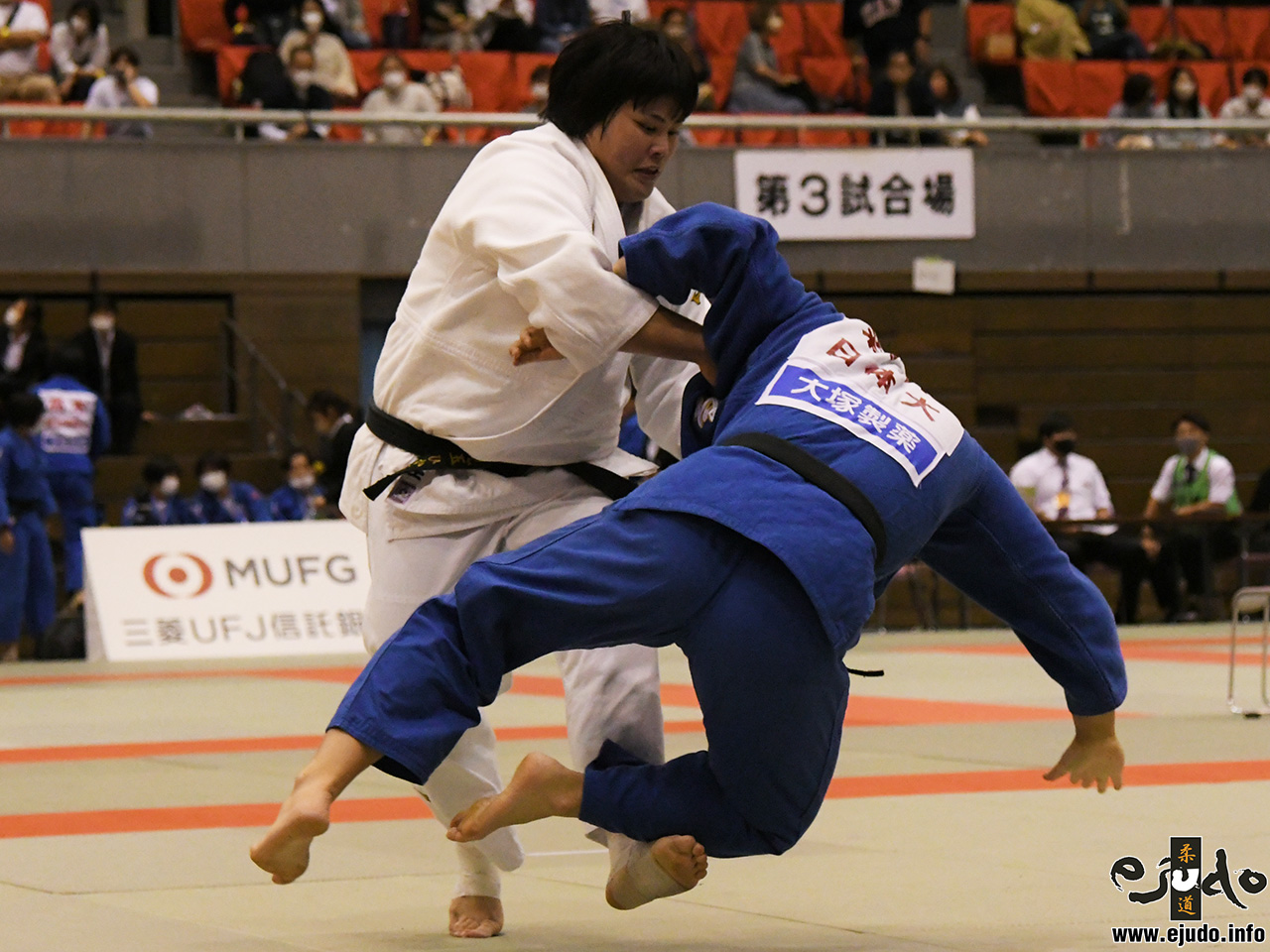 【ニュース】東海大ら女子ベスト4決まる、男子は強豪順当に3回戦へ／全日本学生柔道体重別団体優勝大会 | eJudo