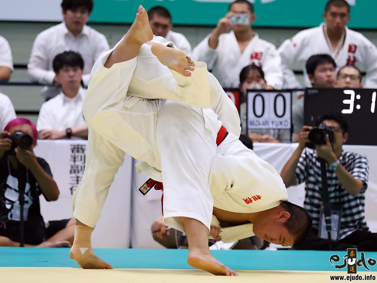 【レポート】注目の一番は東海大相模が埼玉栄との大熱戦制す、国士舘は初めて大将川端出動も順当にベスト4へ／金鷲旗高校柔道大会・男子③準々決勝 | eJudo