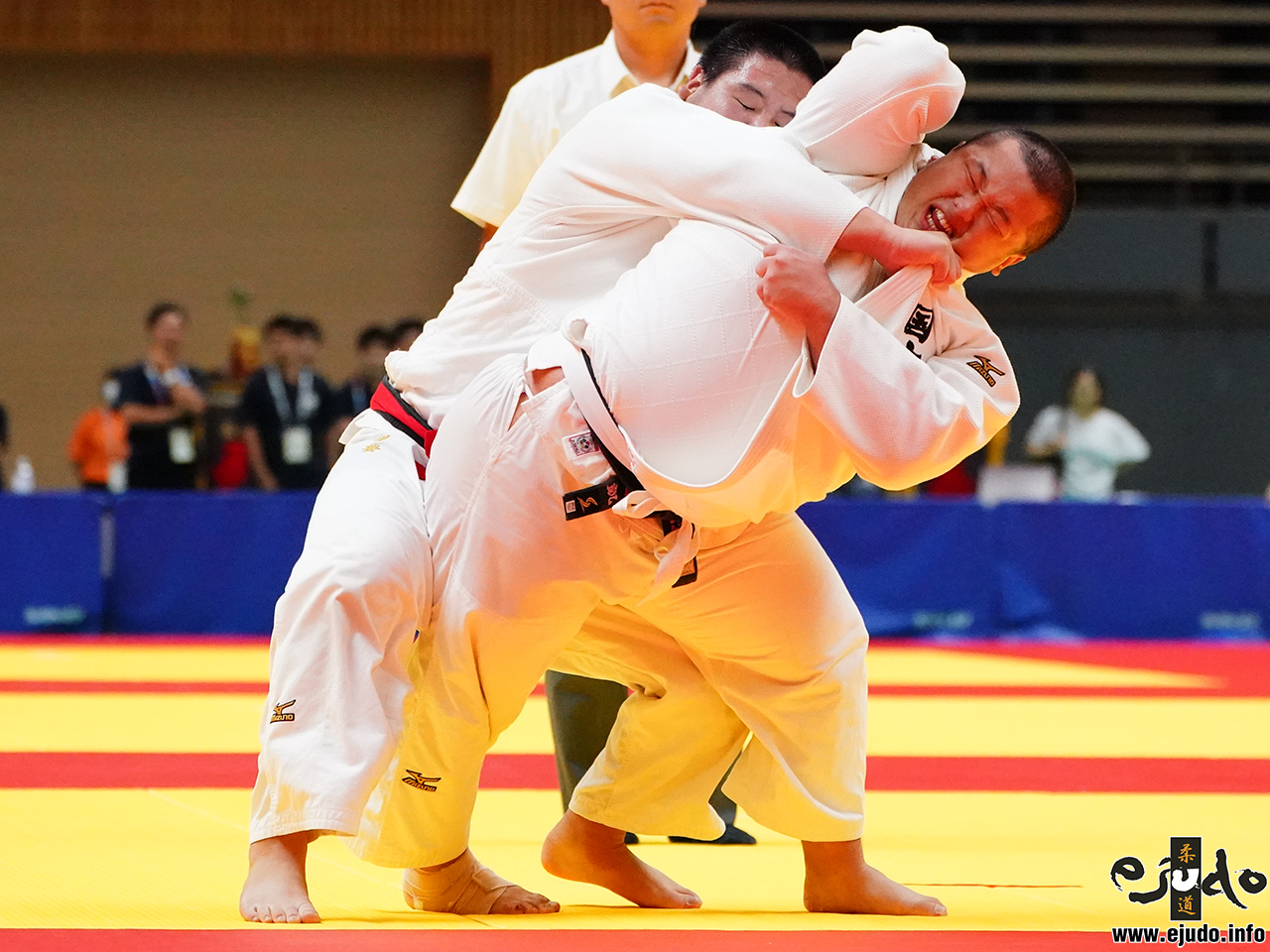 【レポート】今代締めるにふさわしい熱戦、決勝は畠山凱が杉本明豊から劇的「一本」／第72回インターハイ柔道競技・男子個人試合100kg超級 | eJudo