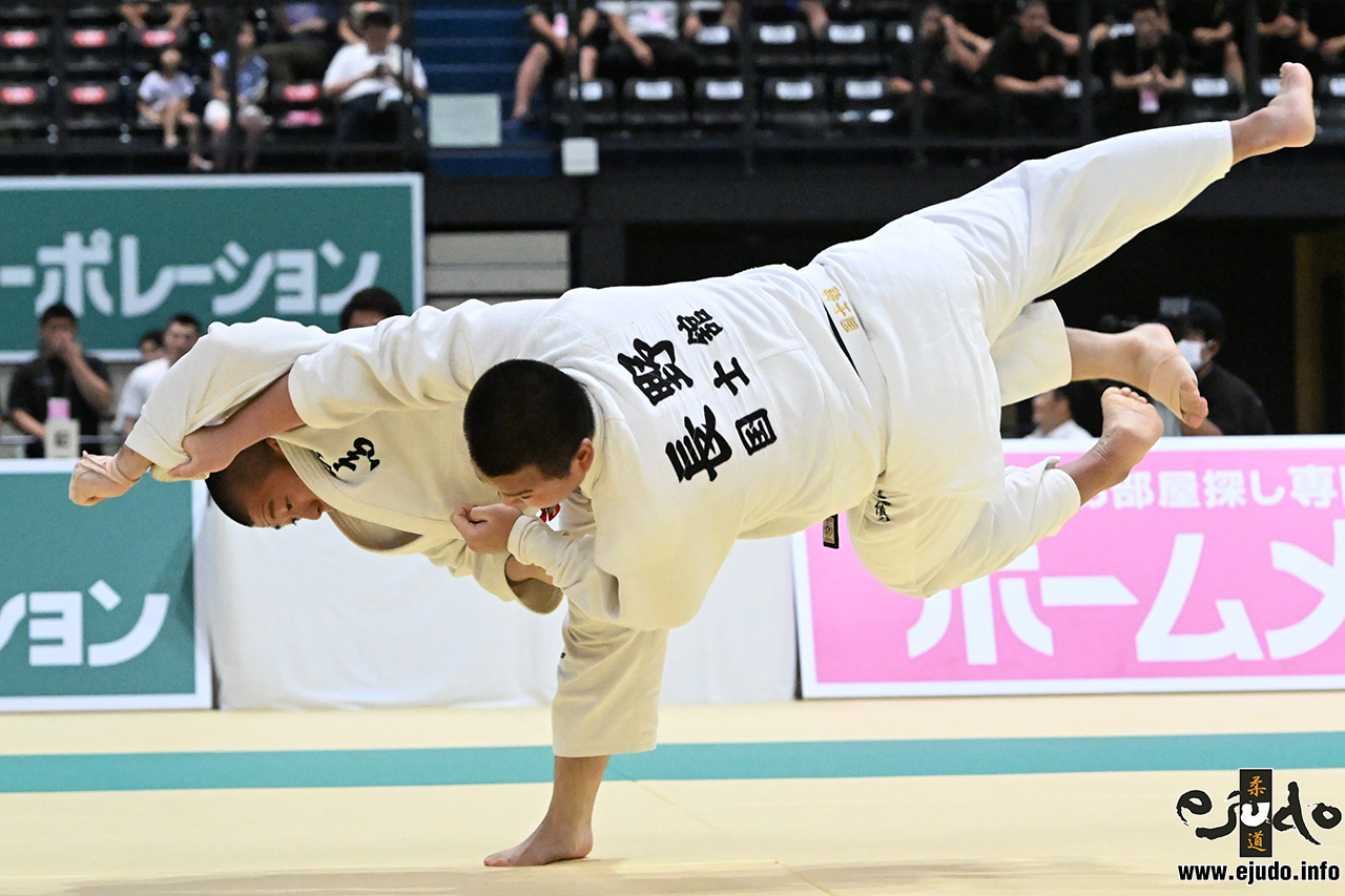 【ニュース】埼玉栄高が2年ぶり2度目の優勝、高校三冠に王手掛ける／令和6年度金鷲旗高校柔道大会・男子 | eJudo