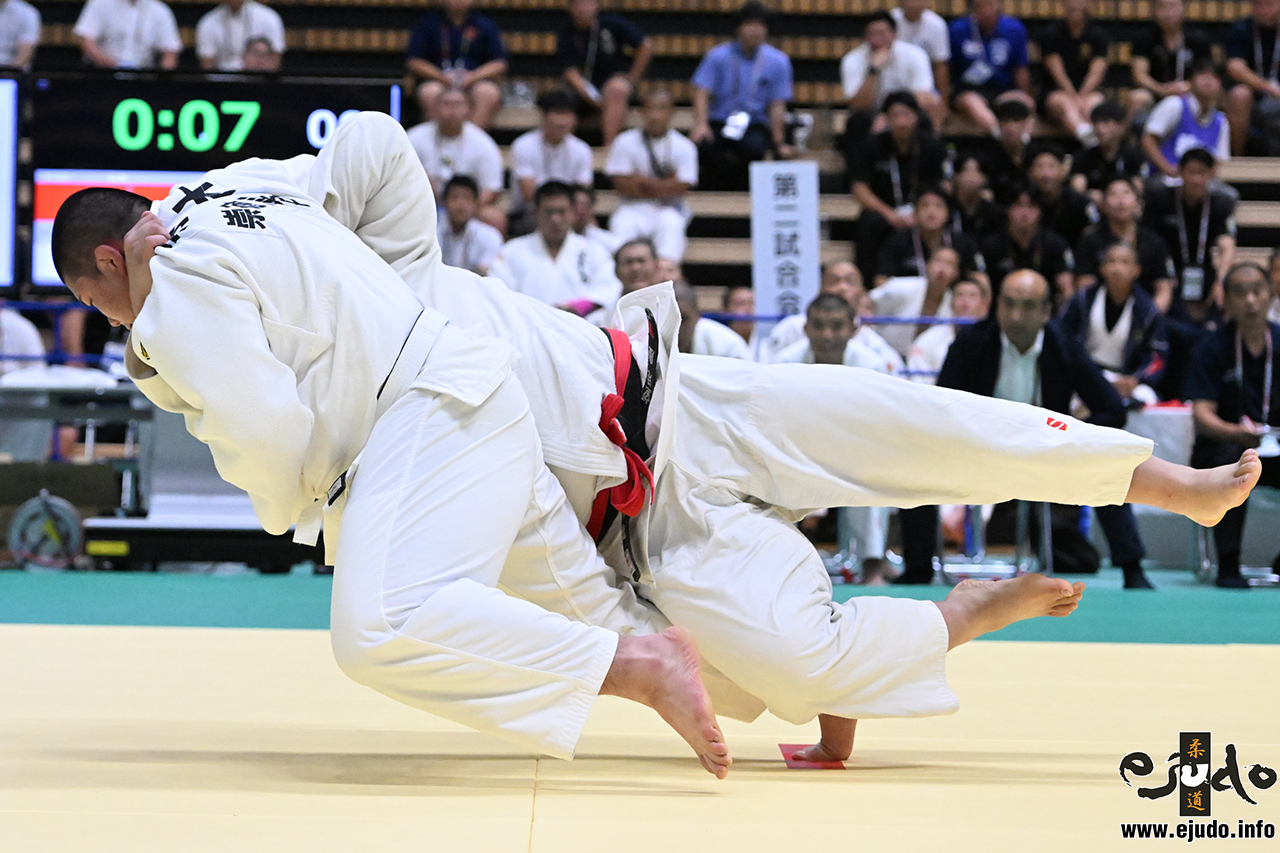 【レポート】激戦ブロックの勝者は崇徳、白鷗大足利・修徳を連破／第73回インターハイ柔道競技男子団体試合②1回戦～準々決勝(Bブロック) | eJudo