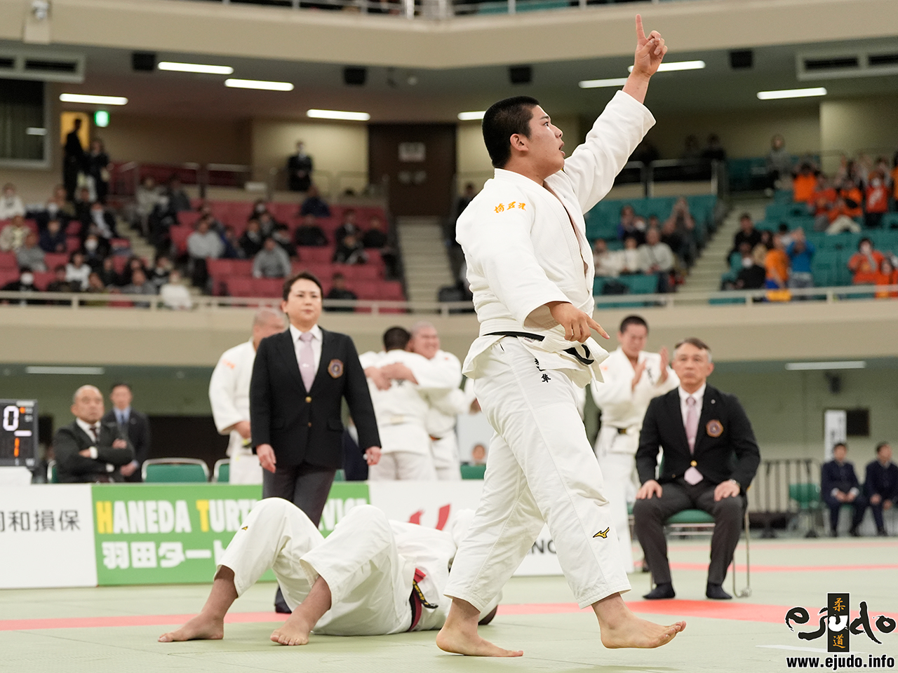 【ニュース】埼玉栄が連覇達成、準々決勝・決勝の死闘を制す／第47回全国高等学校柔道選手権大会 男子団体戦 | eJudo
