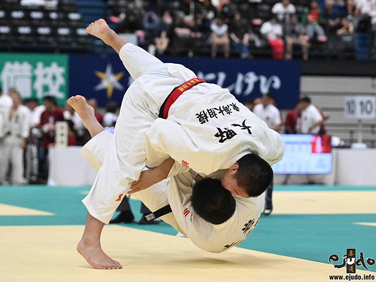 【ニュース】いよいよ明日決勝、男子64強決まる／第97回金鷲旗高校柔道大会・男子 | eJudo