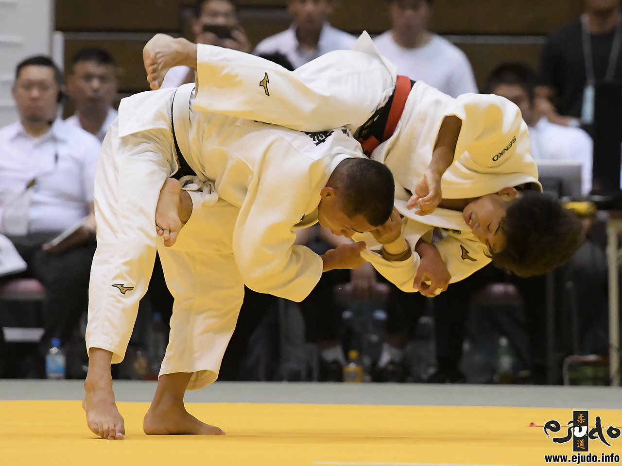 【ニュース】60kg級は選抜王者・近藤隼斗が優勝、81kg級は釘丸将太が連覇果たす／第55回全日本実業柔道個人選手権大会 最終日 | eJudo