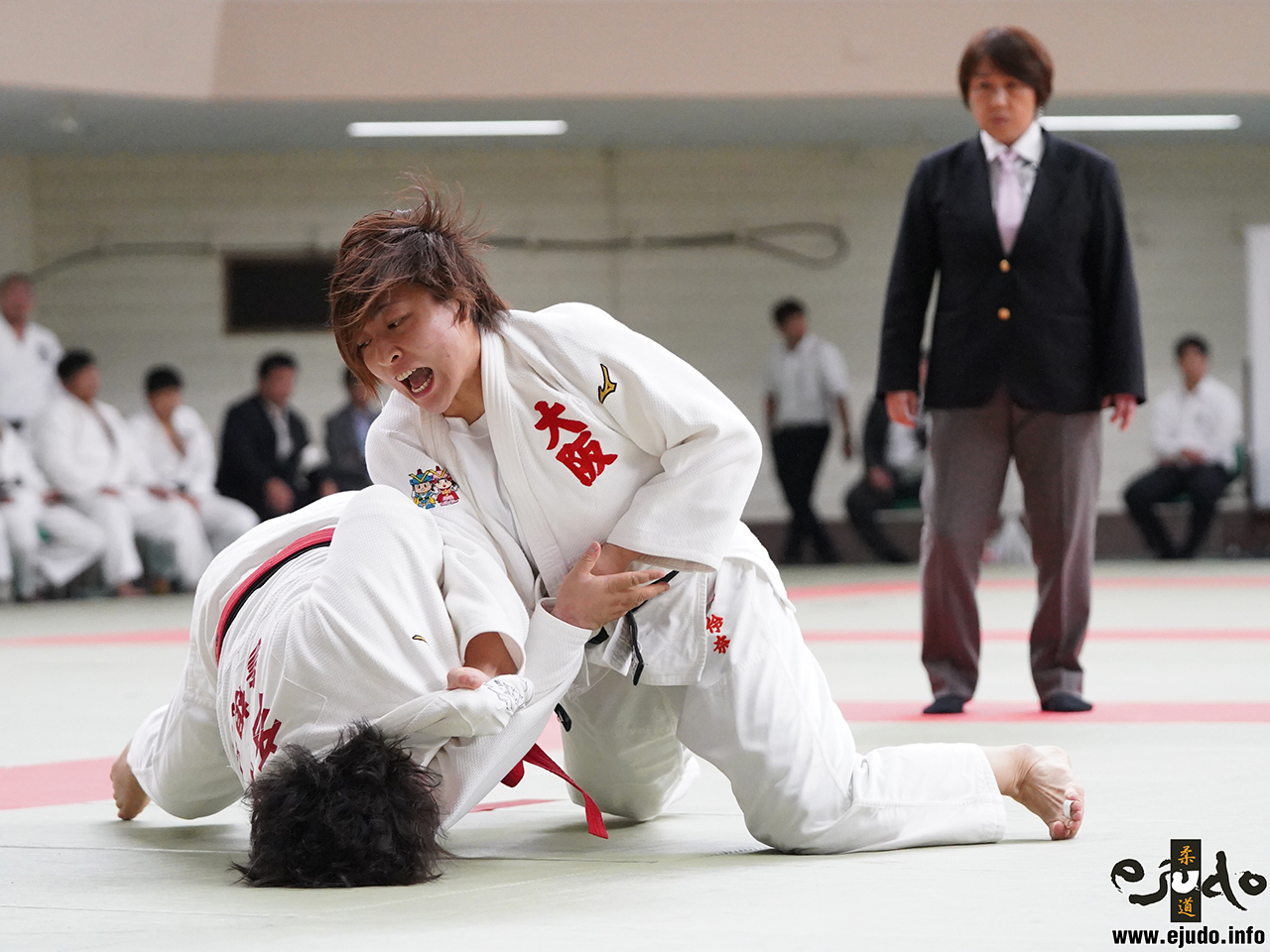 【ニュース】主将田中伶奈がチーム引っ張る、大阪府警察が2年ぶりの頂点／令和7年度全国警察柔道大会(第74回)女子 | eJudo